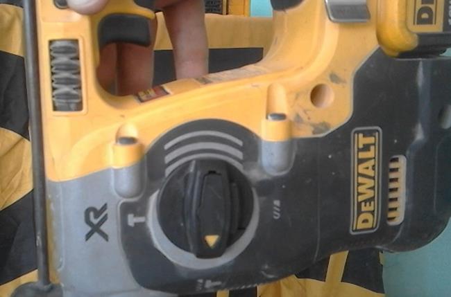 Silniki bezszczotkowe w elektronarzędziach – młotowiertarka DCH274 ...